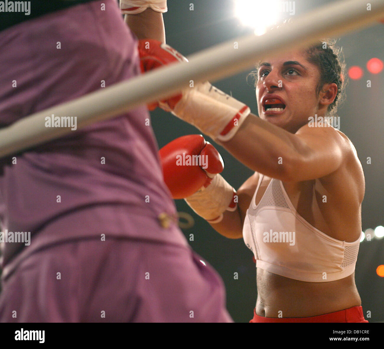 French boxer Nadia Hockmi (L) and German Boxer Susi Kentikian are ...