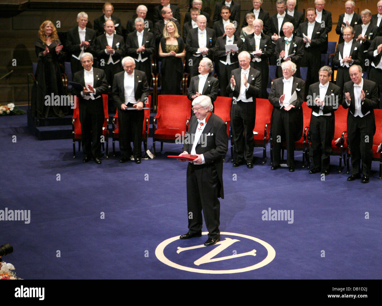 Kay nietfeld nobel prize medal hi-res stock photography and images - Alamy