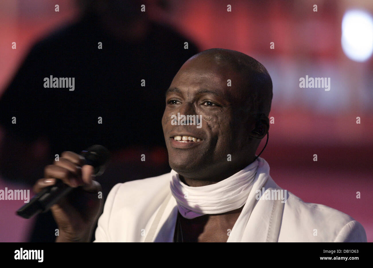 Seal singer hi-res stock photography and images - Alamy