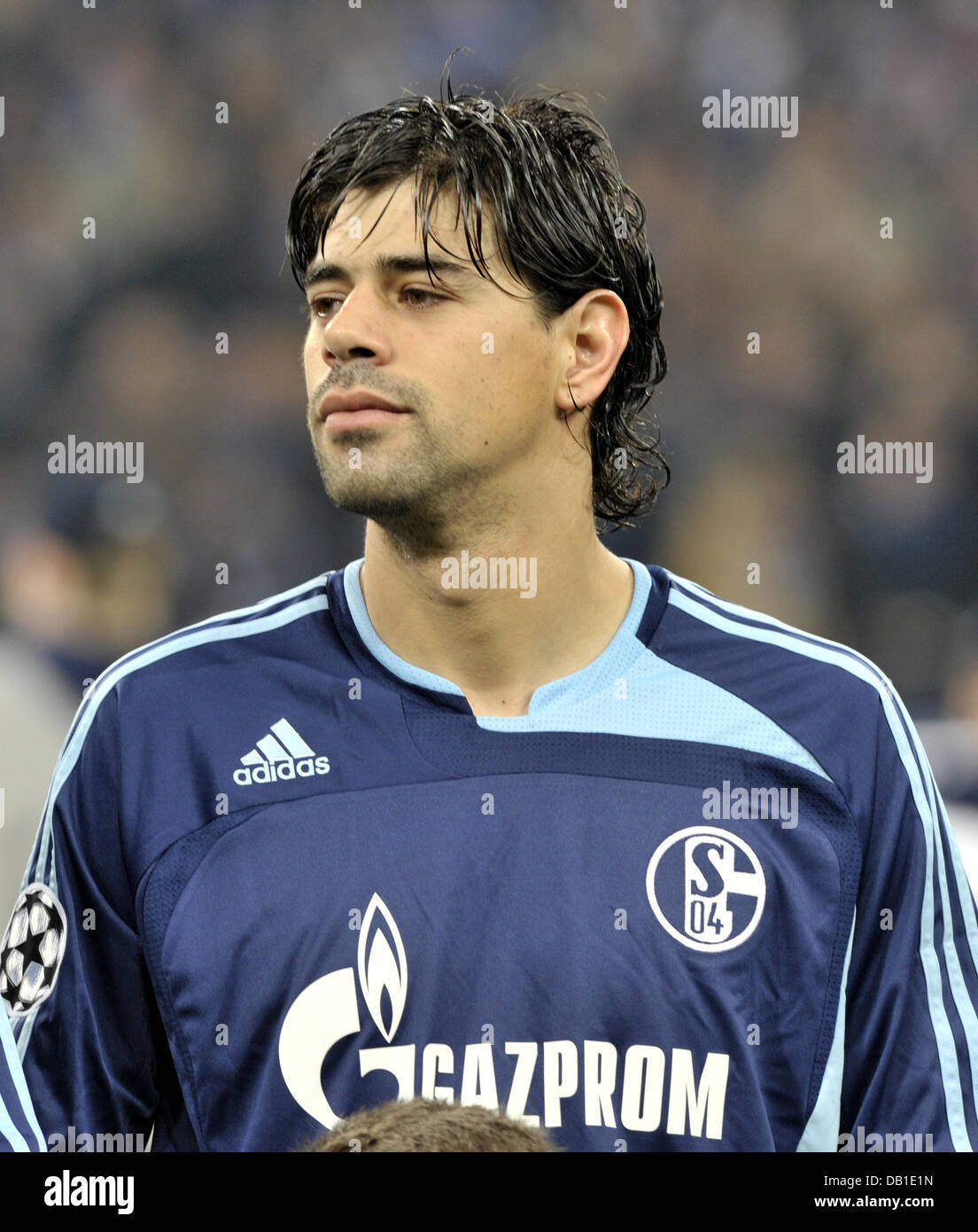 Schalke midfielder Carlos Grossmueller pictured before the UEFA ...