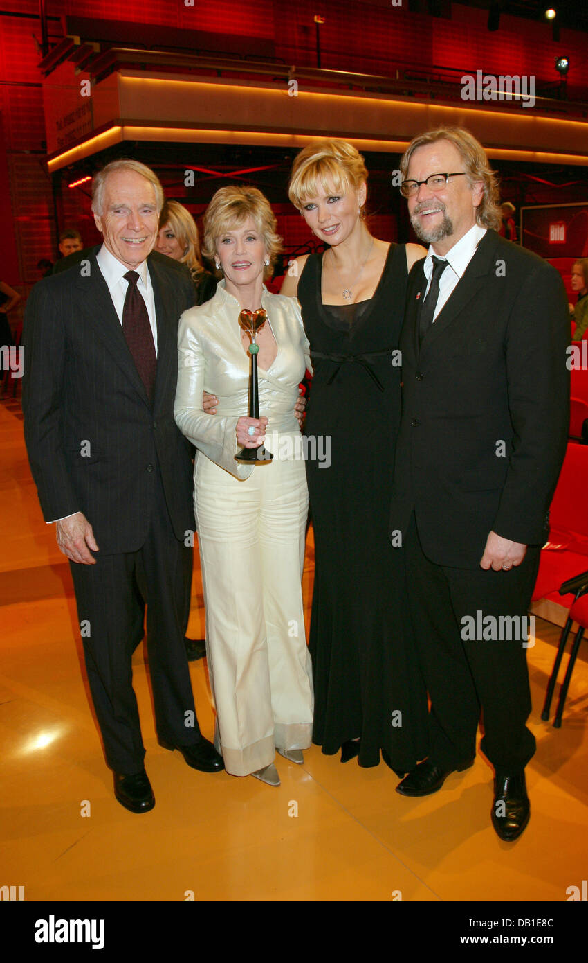 Us actress jane fonda partner hi-res stock photography and images - Alamy