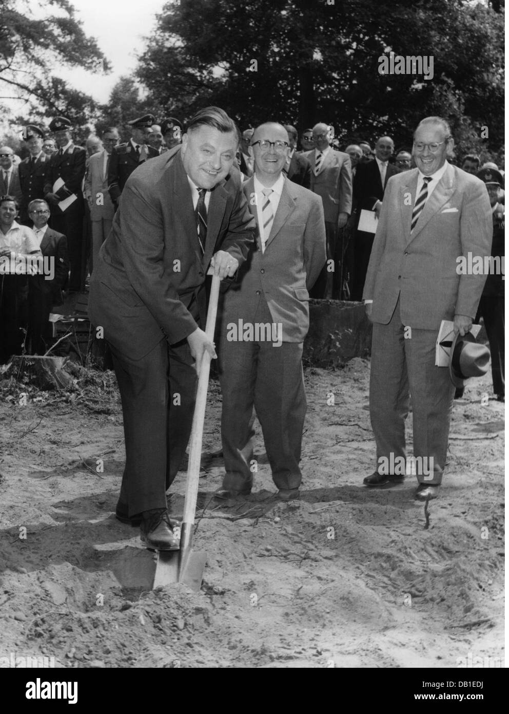 Minister of research Black and White Stock Photos & Images - Alamy