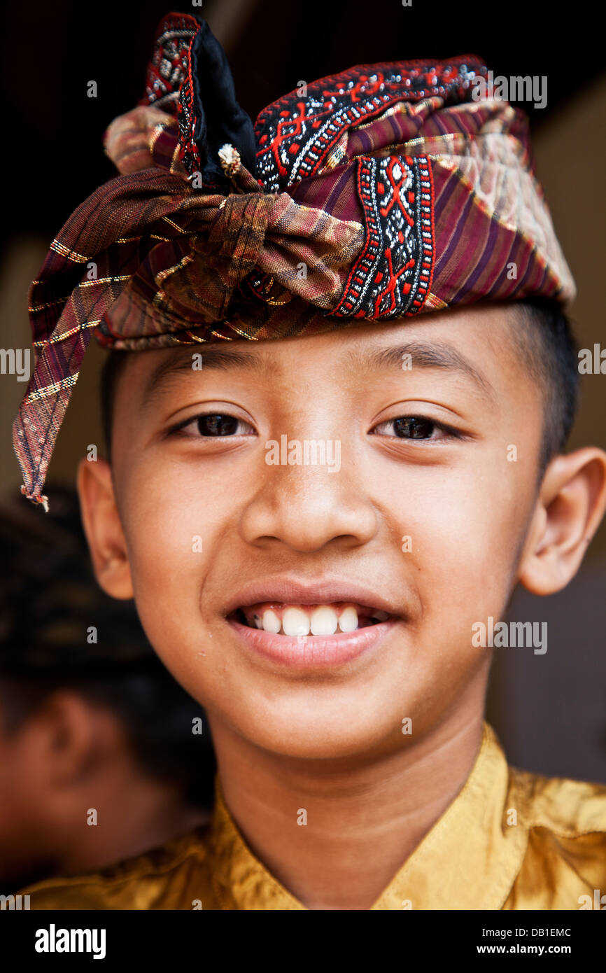 Traditional bali cloth hat hi-res stock photography and images - Alamy