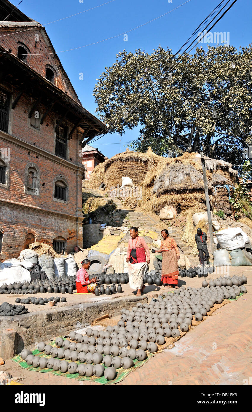 Travel pottery nepal hi-res stock photography and images - Alamy