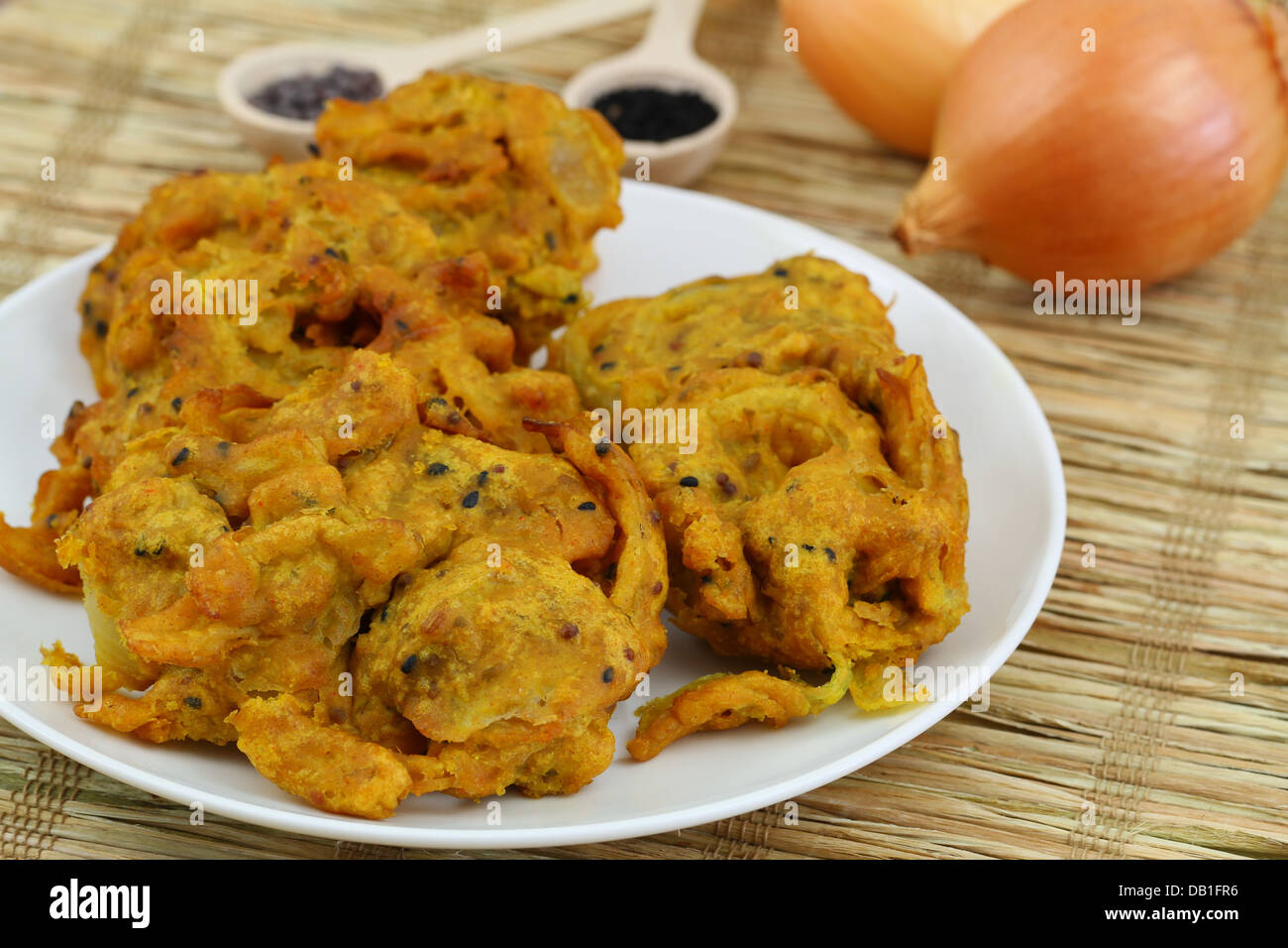 Deep fried pakoras hi-res stock photography and images - Alamy