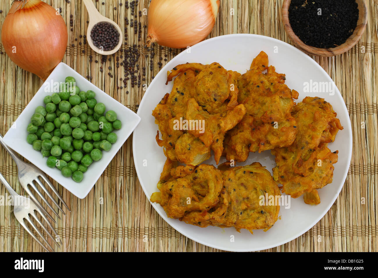 Deep fried pakoras hi-res stock photography and images - Alamy
