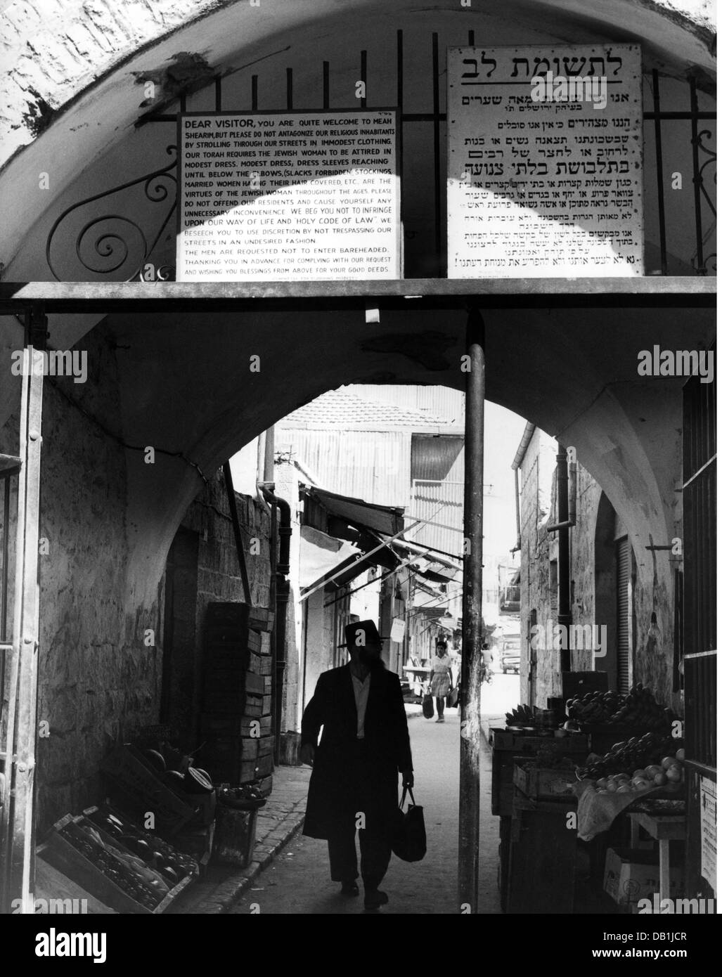 Street scene in jerusalem israel Black and White Stock Photos & Images ...