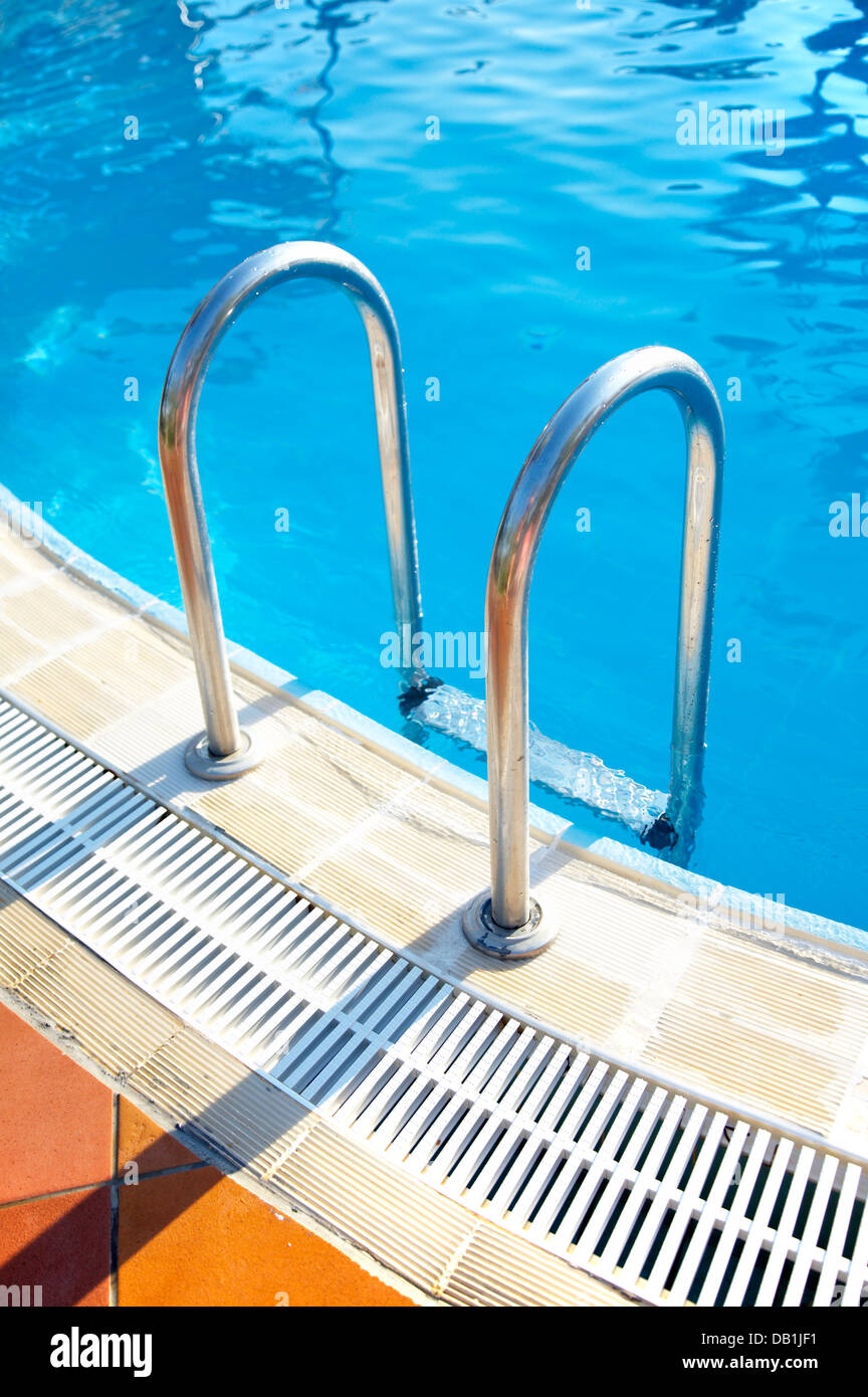 Concrete swimming pool hi-res stock photography and images - Alamy