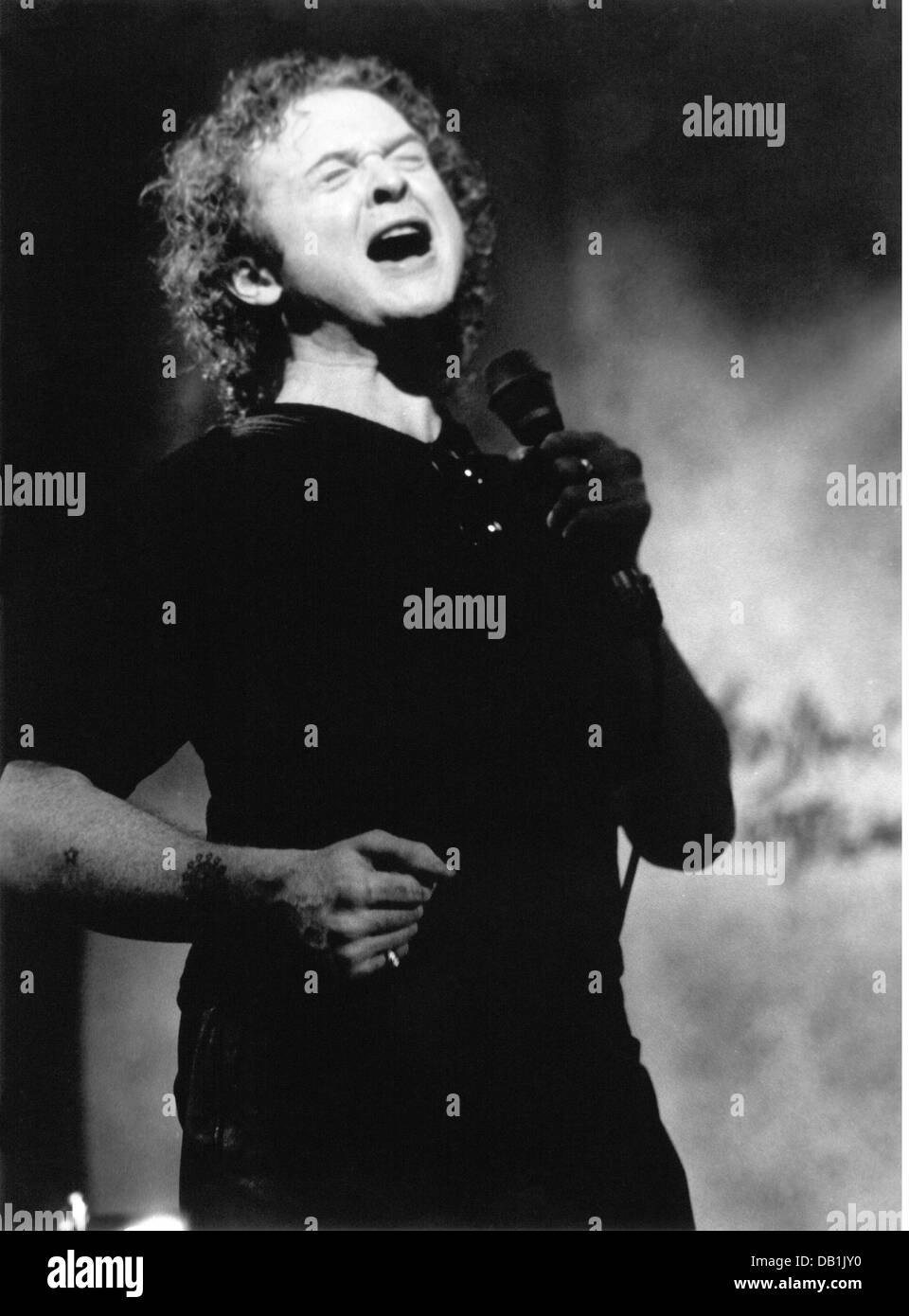 Mick hucknall 1996 hi-res stock photography and images - Alamy