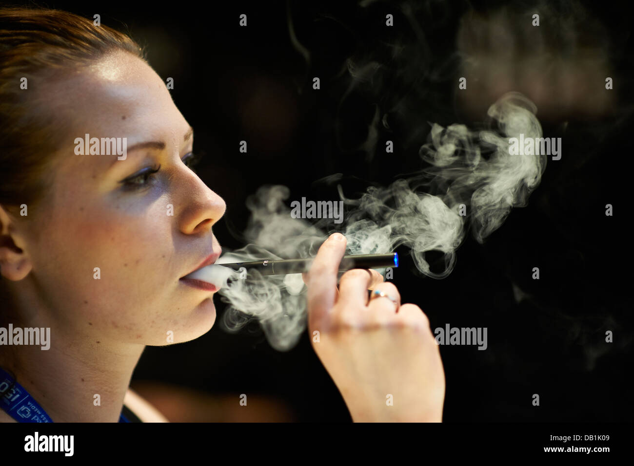 Electronic vapour hi-res stock photography and images - Alamy