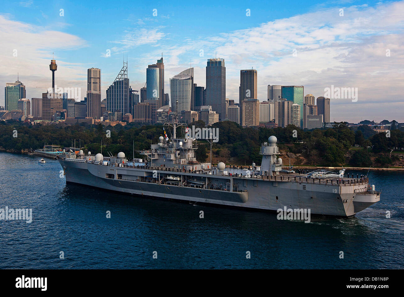 The U.S. 7th Fleet command ship USS Blue Ridge (LCC 19) arrives at ...