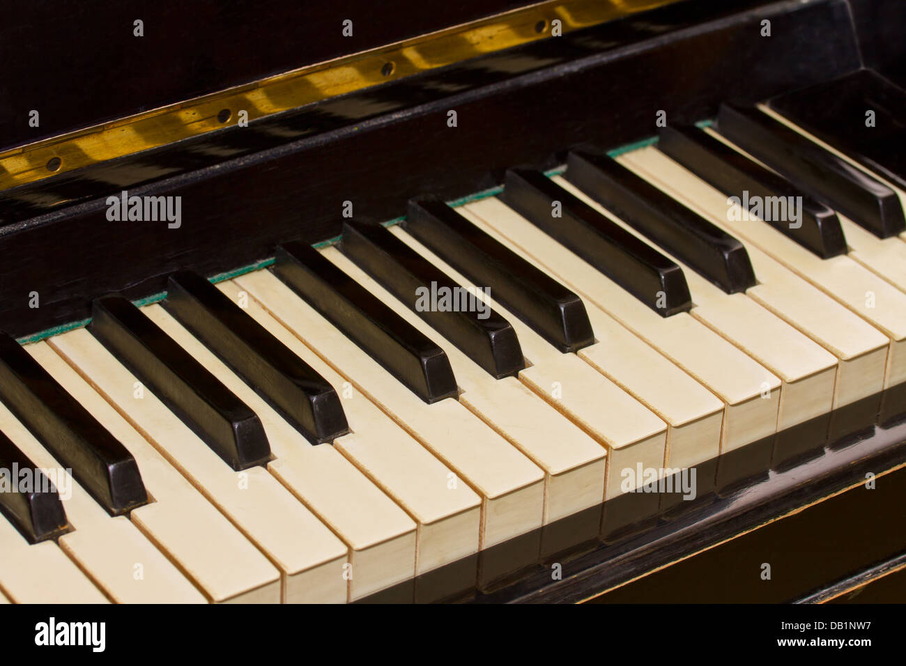 vintage piano keyboard Stock Photo - Alamy