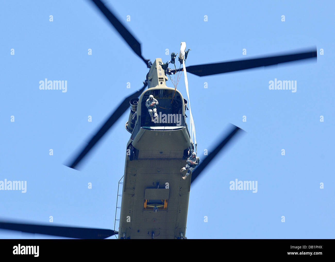 Paratroopers from the 173rd Airborne Brigade Combat Team participated ...