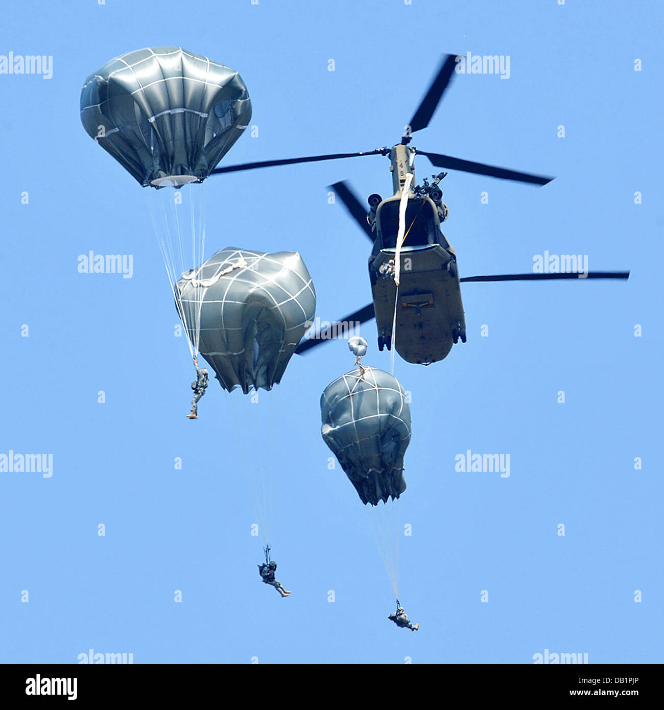 Paratroopers from the 173rd Airborne Brigade Combat Team participated ...