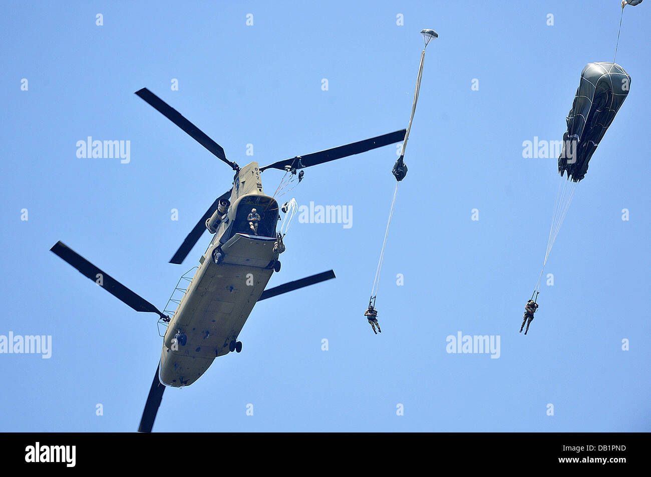 Paratroopers from the 173rd Airborne Brigade Combat Team participated ...