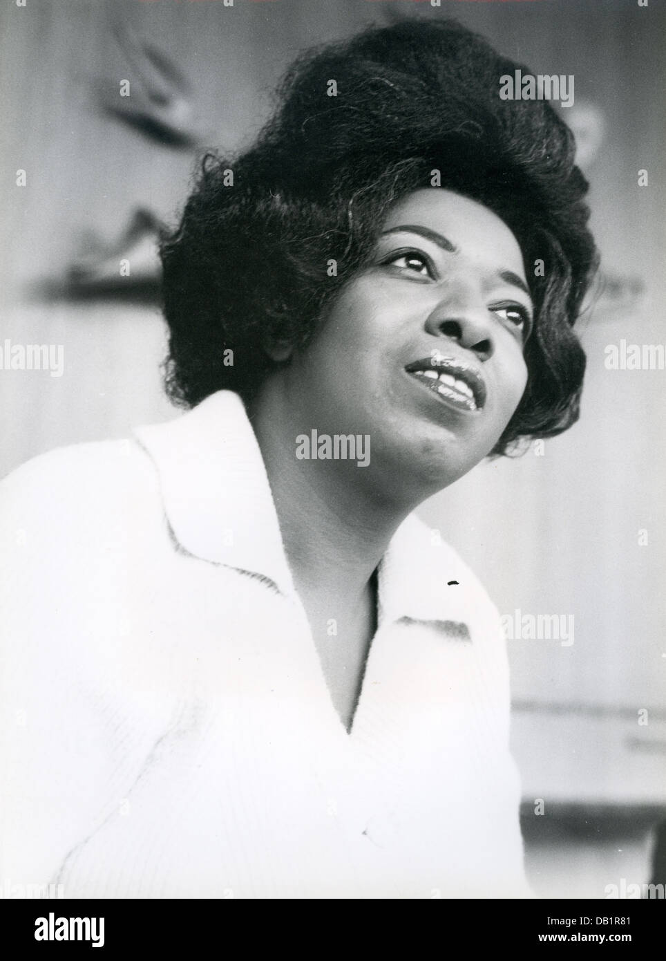 DAKOTA STATON (1930-2007) American jazz singer about 1958 Stock Photo ...