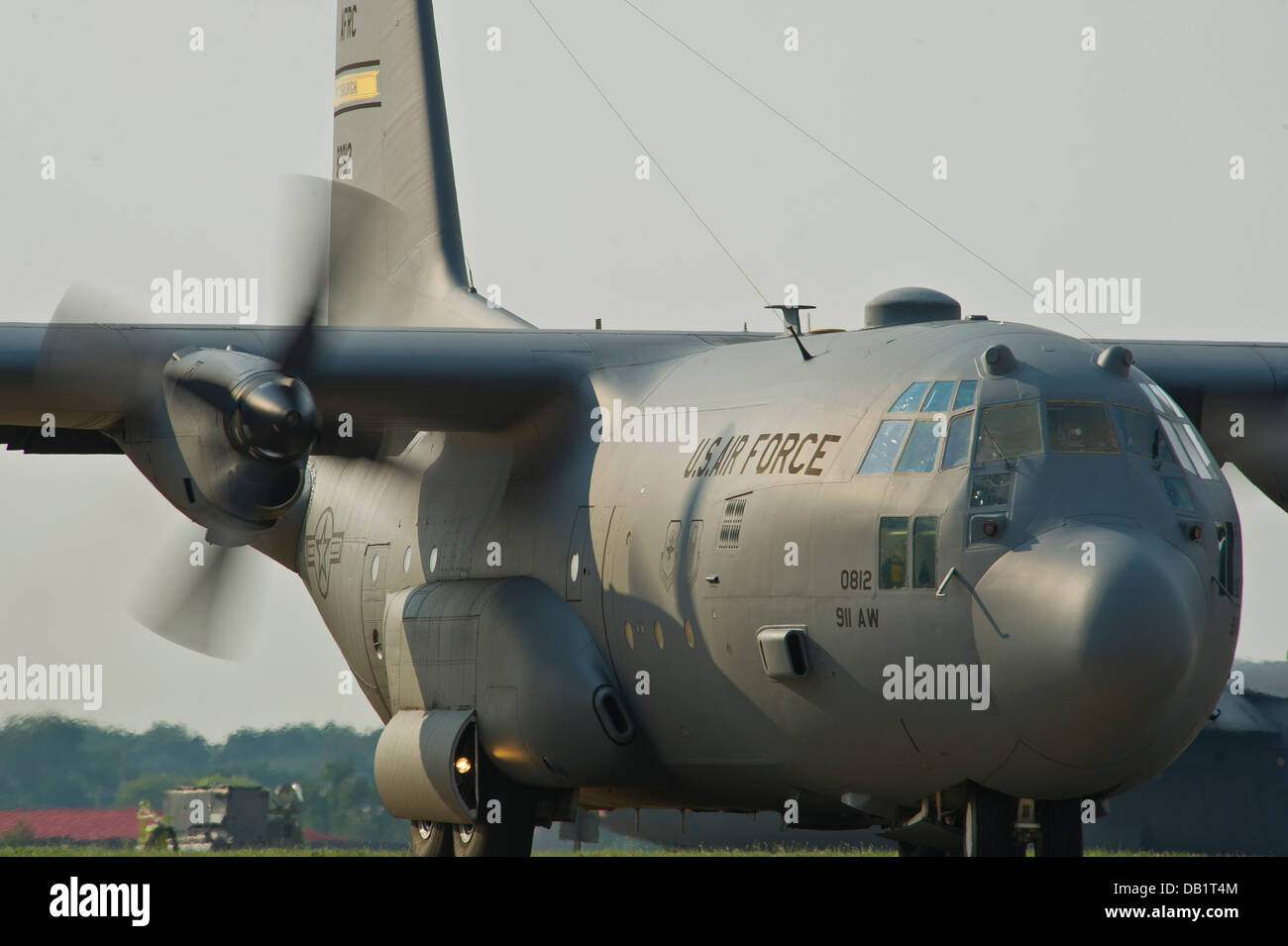 A U.S. Air Force C-130 Hercules cargo plane with the 911th Airlift Wing ...