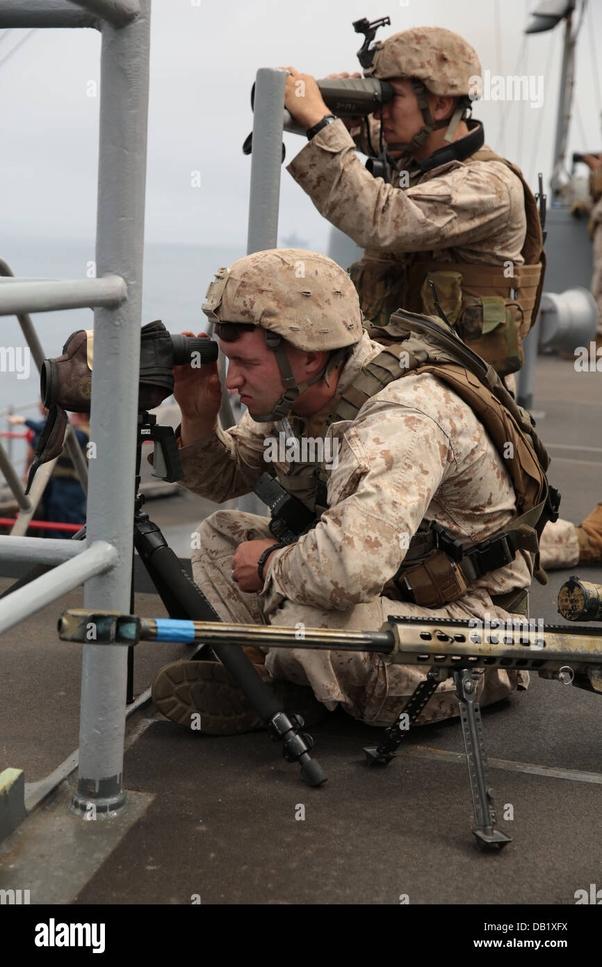 A scout sniper with scout sniper platoon hi-res stock photography and images - Alamy