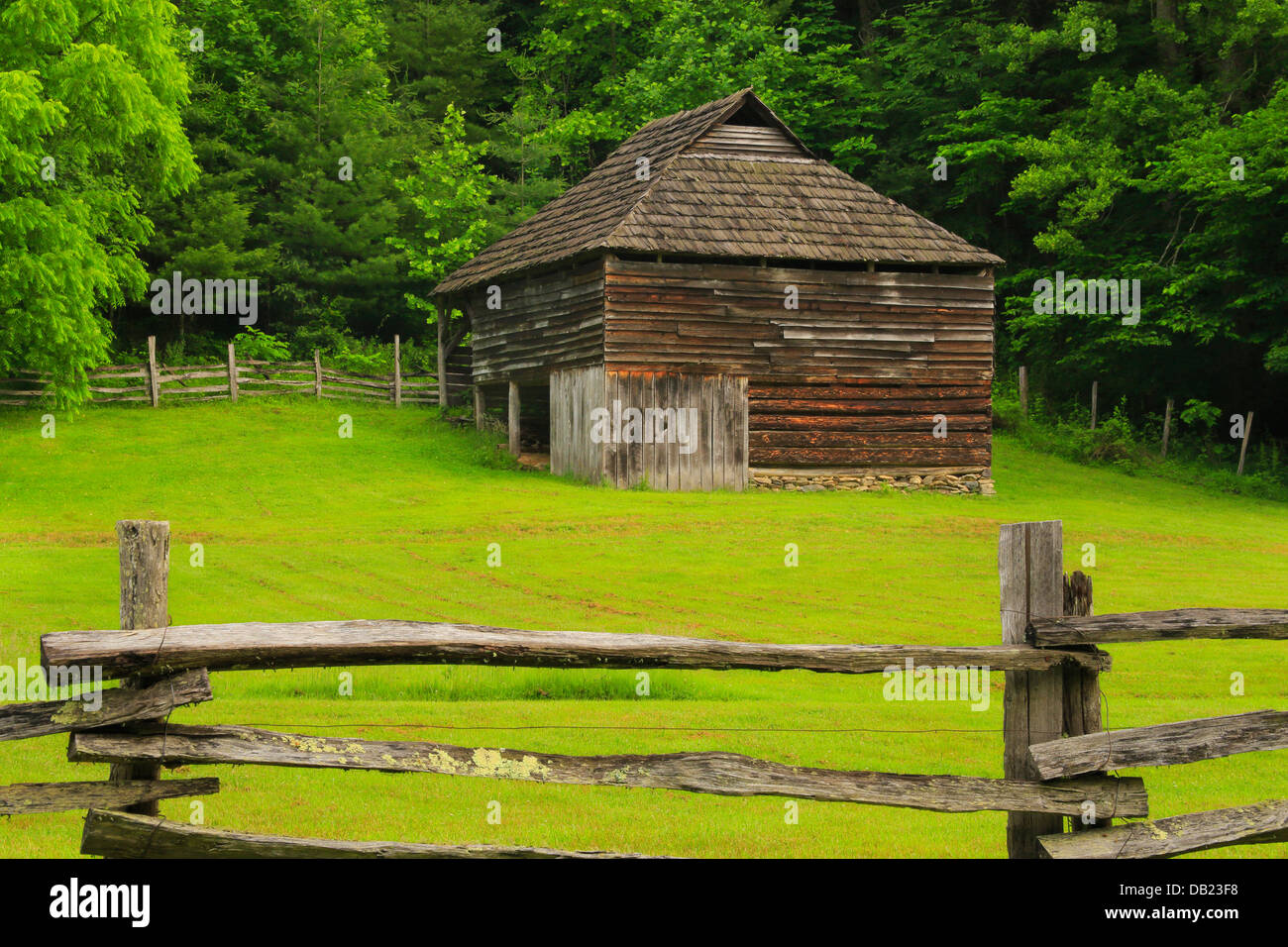 Will Messer Barn in Cataloochee Valley, Great Smoky Mountains National ...