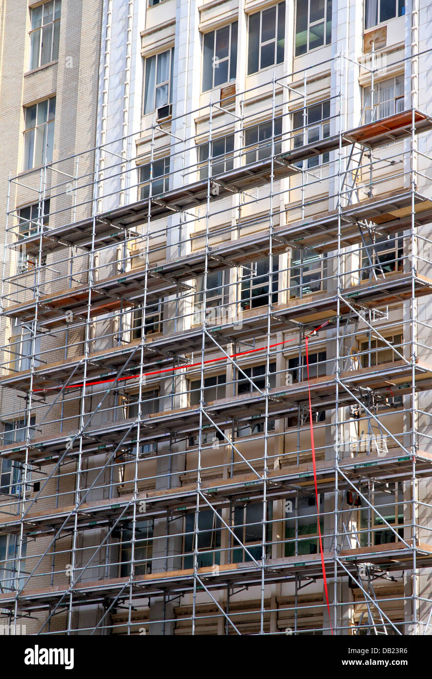 Scaffolding on windows hi-res stock photography and images - Alamy