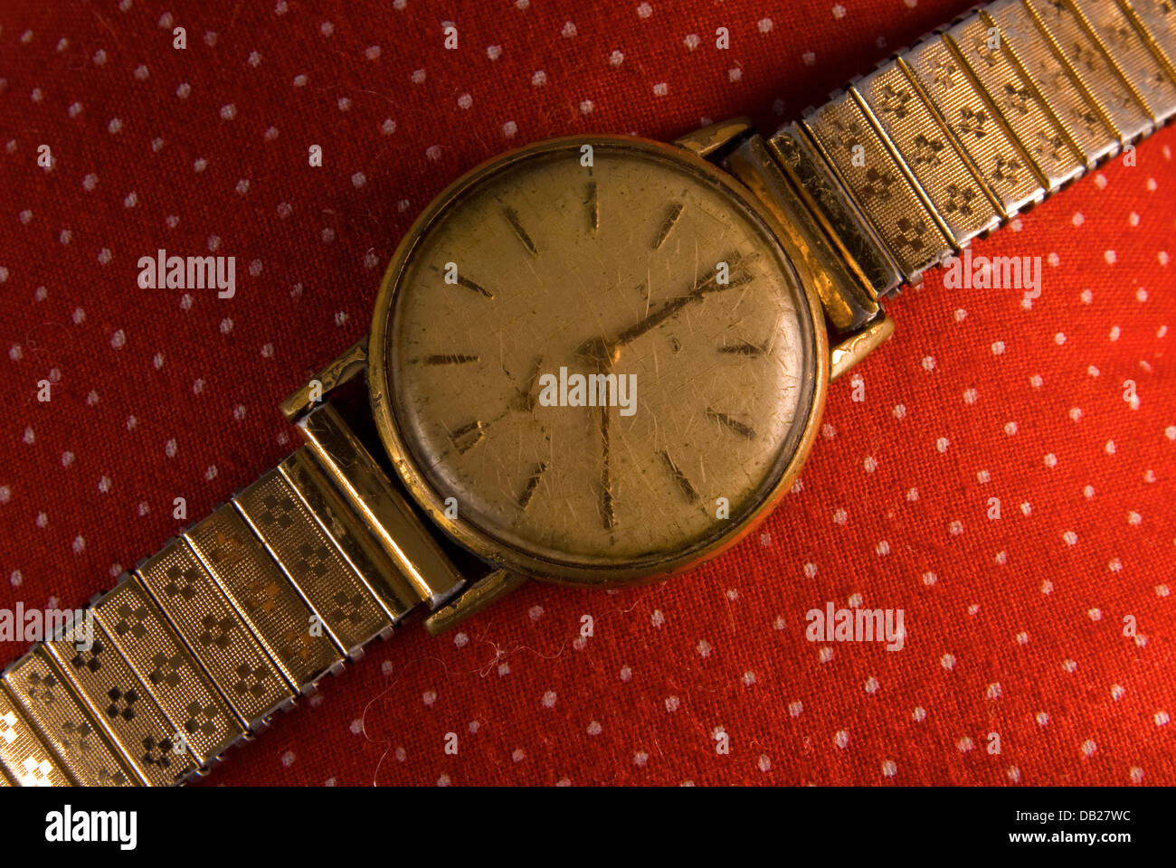 Vintage golden wristwatch Stock Photo - Alamy