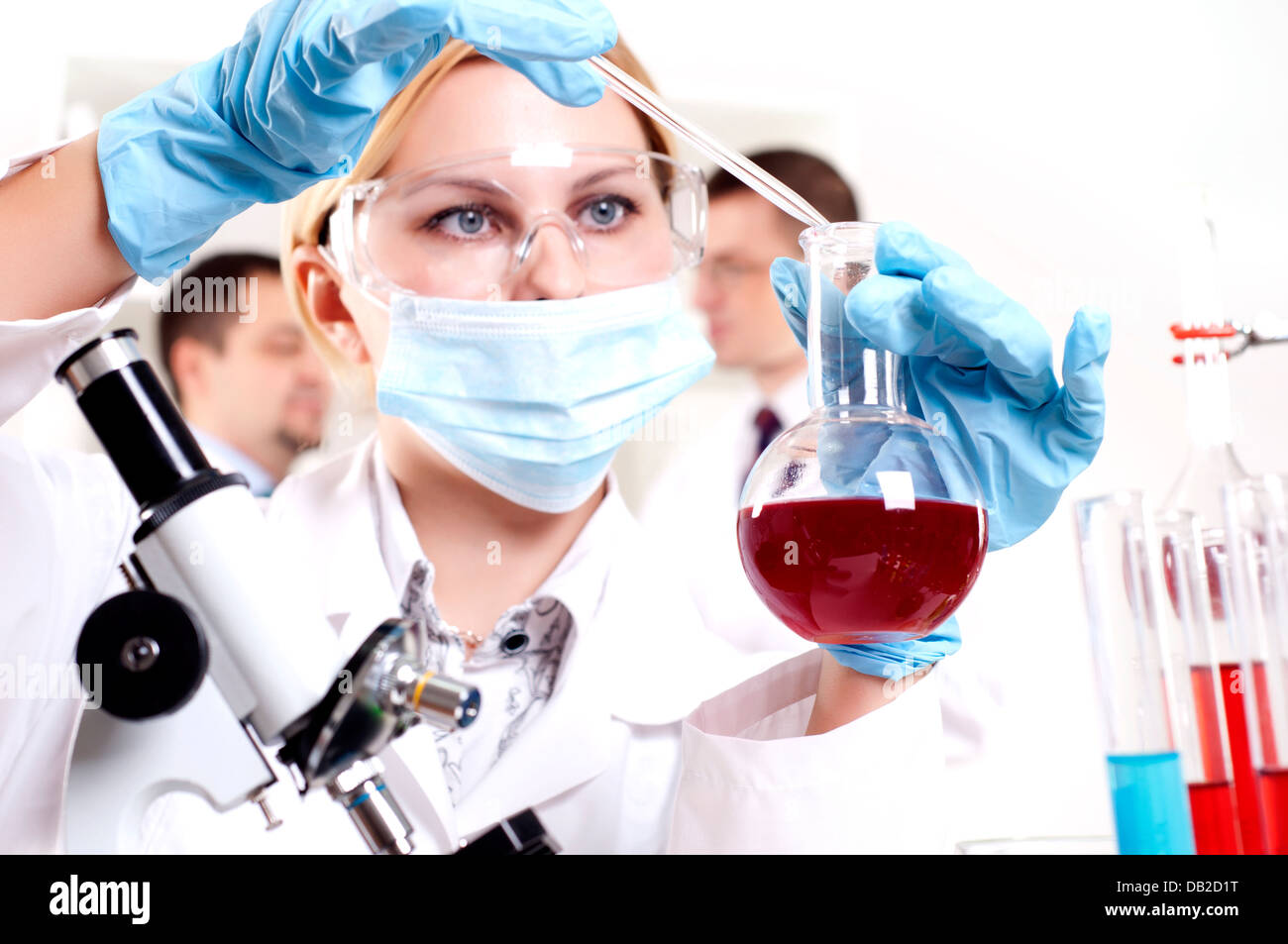chemist working in the laboratory Stock Photo - Alamy