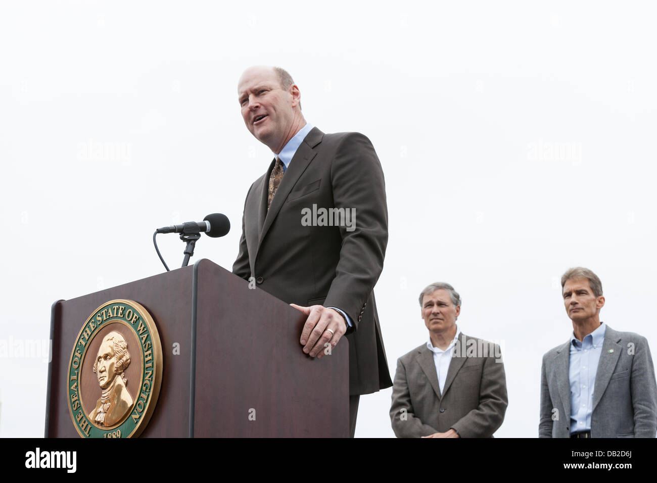 Port of Seattle Commission President Tom Albro Speaks at the dedication ...