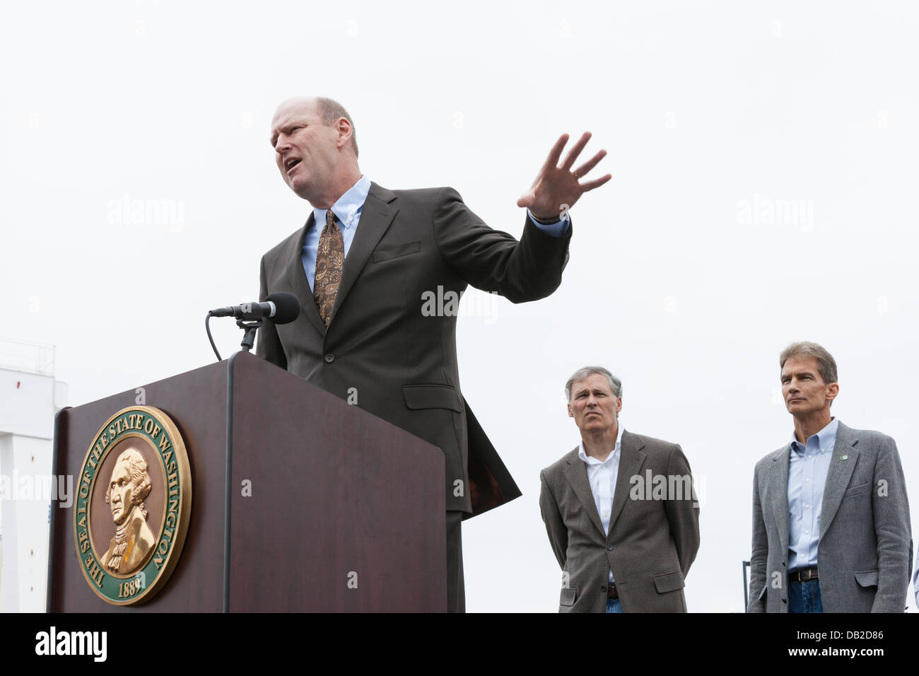 Port of Seattle Commission President Tom Albro Speaks at the dedication ...