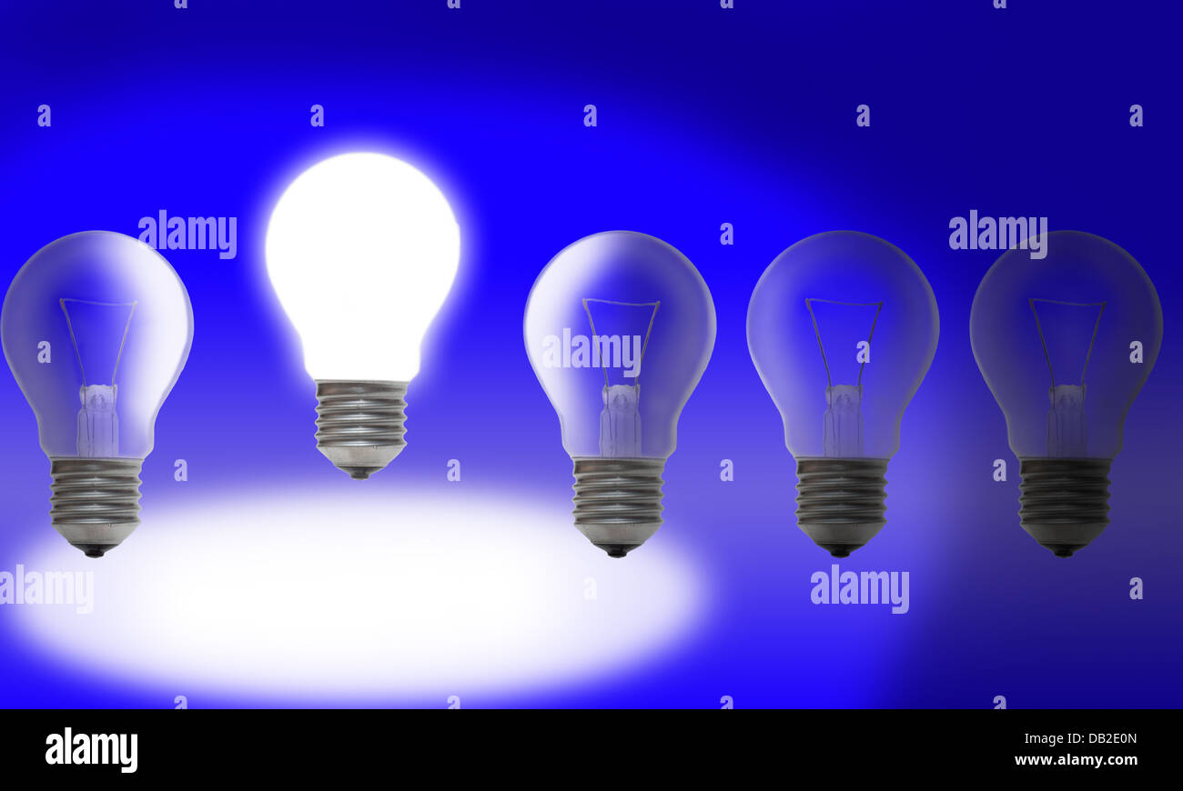 Row of light bulbs hi-res stock photography and images - Alamy