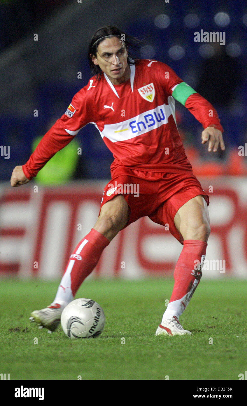 Stuttgart's Portuguese Fernando Meira controls the ball dring the ...