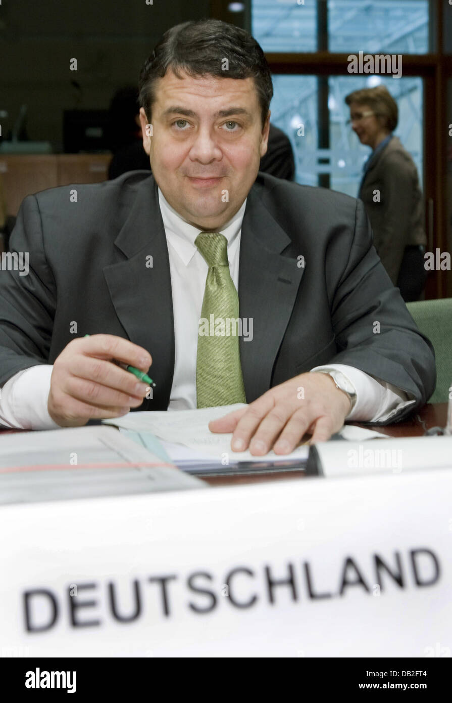 Federal minister for the environment hi-res stock photography and ...