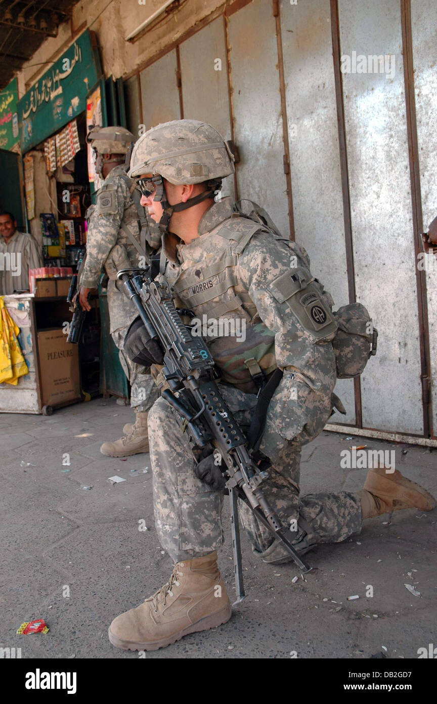Paratroopers of the of the D US Company of the 1st Battalion 'Red ...