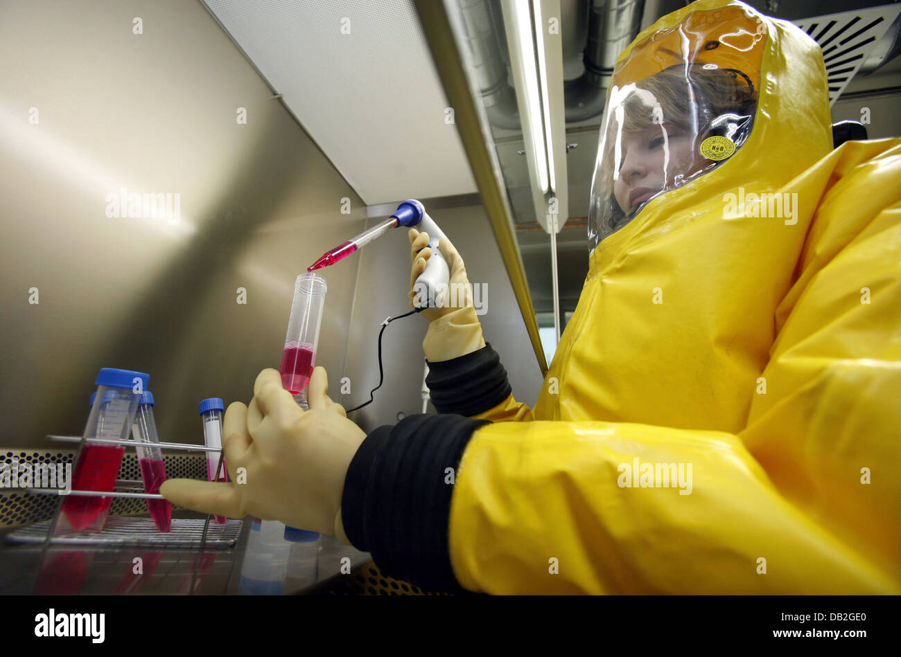 Biosafety level 4 hi-res stock photography and images - Alamy