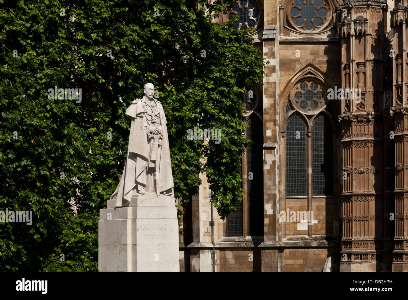 George 5th Statue, Westminster Abbey, London, England Stock Photo - Alamy