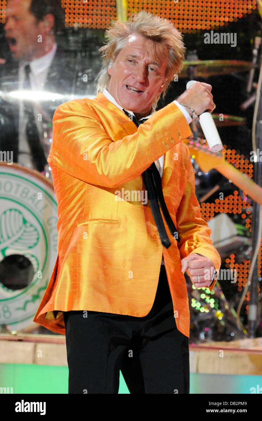 Rod Stewart performing on stage at The Air Canada Centre Toronto ...