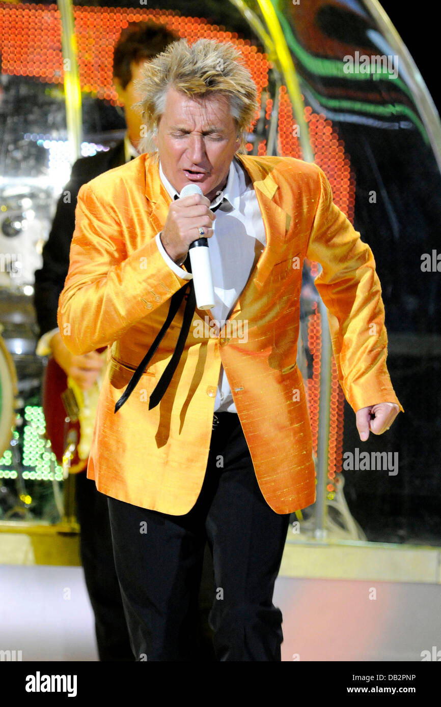 Rod Stewart performing on stage at The Air Canada Centre Toronto ...
