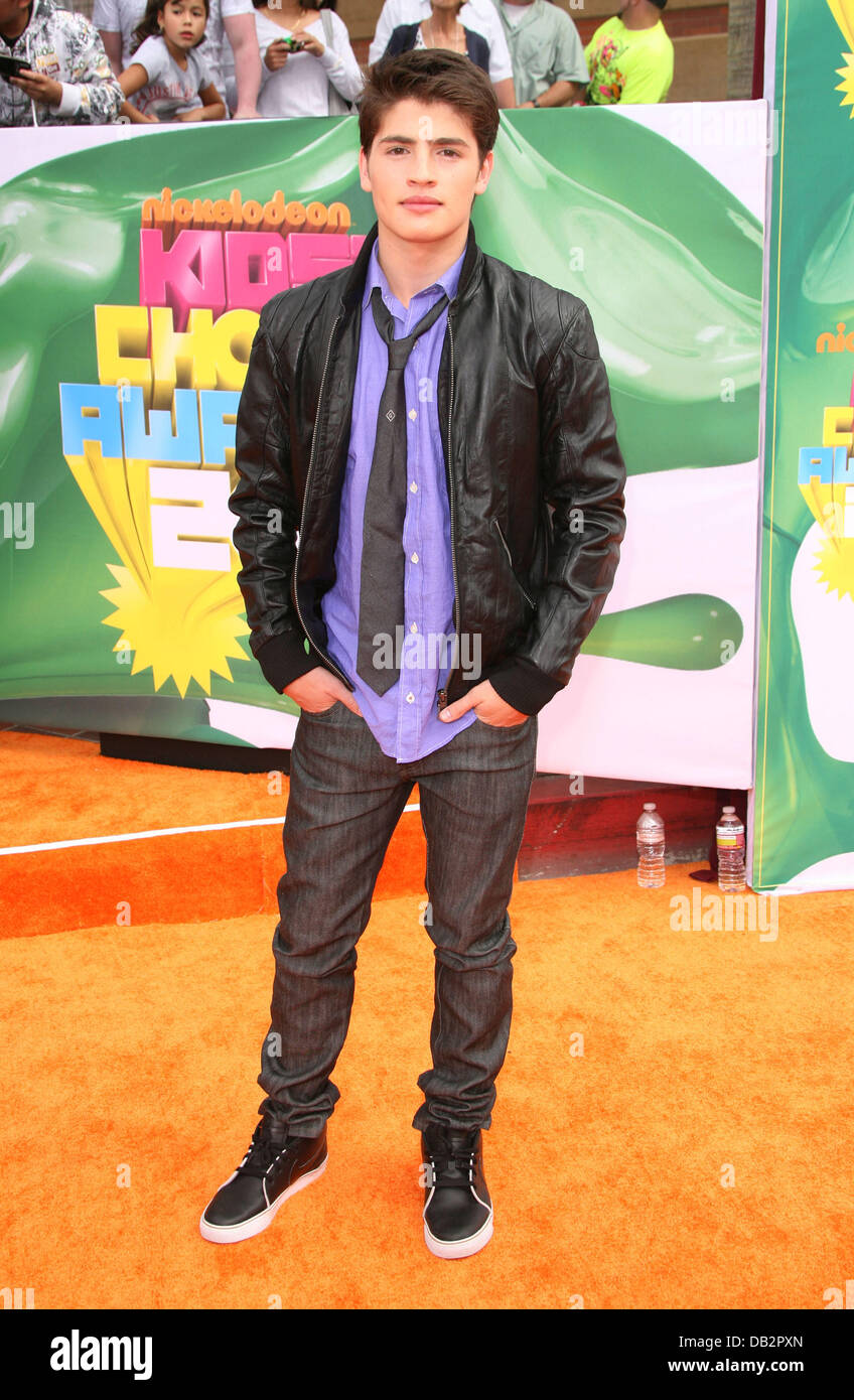 Gregg Sulkin Nickelodeon's 2011 Kids Choice Awards held at USC's Galen ...