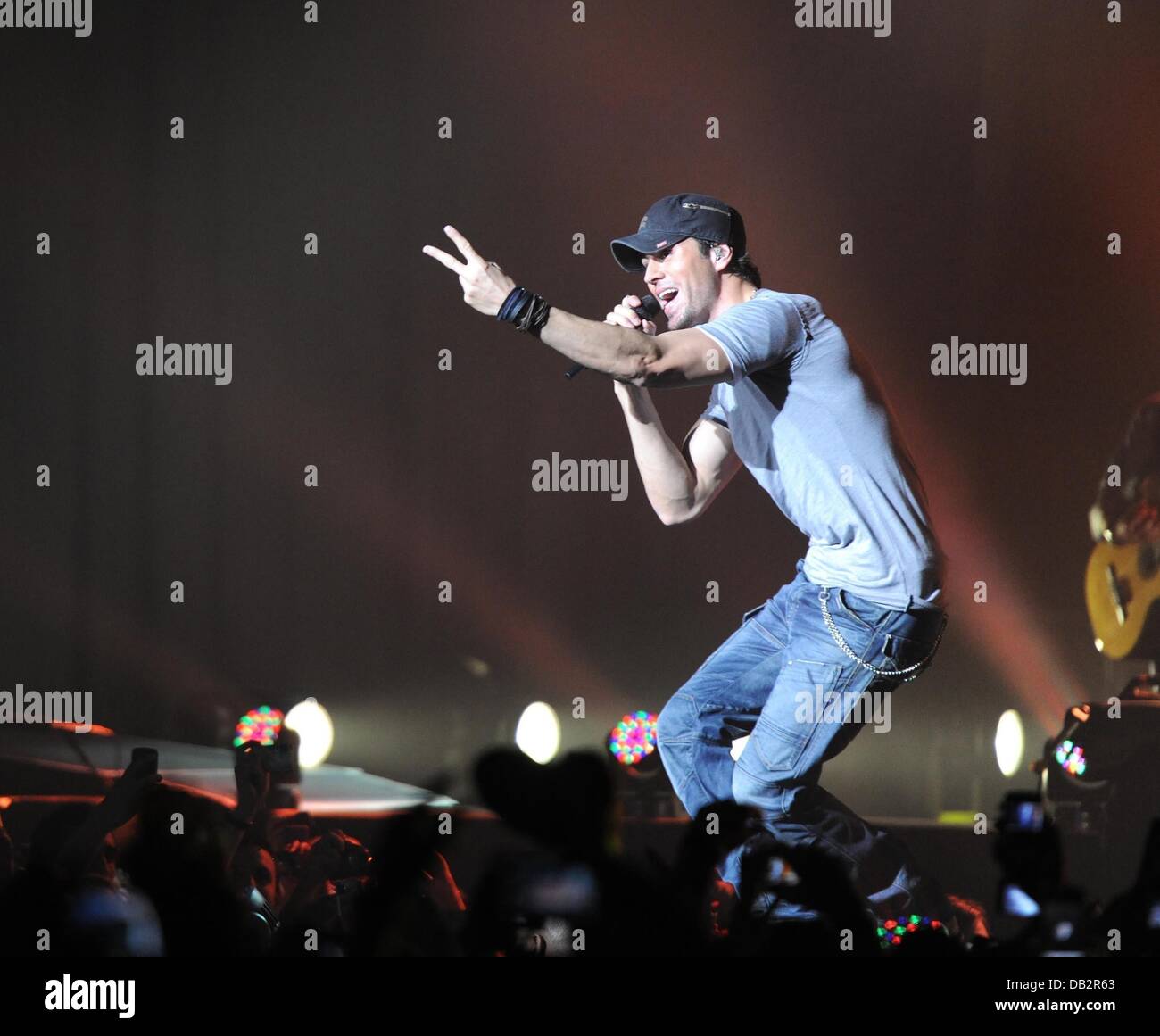 Enrique iglesias concert hi-res stock photography and images - Alamy