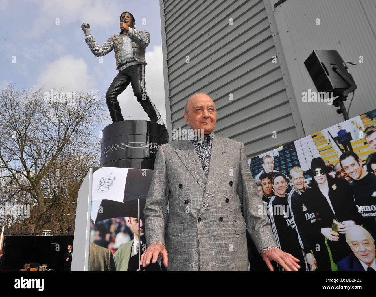 Mohamed Al Fayed Unveiling of Michael Jackson's statue at Fulham's ...