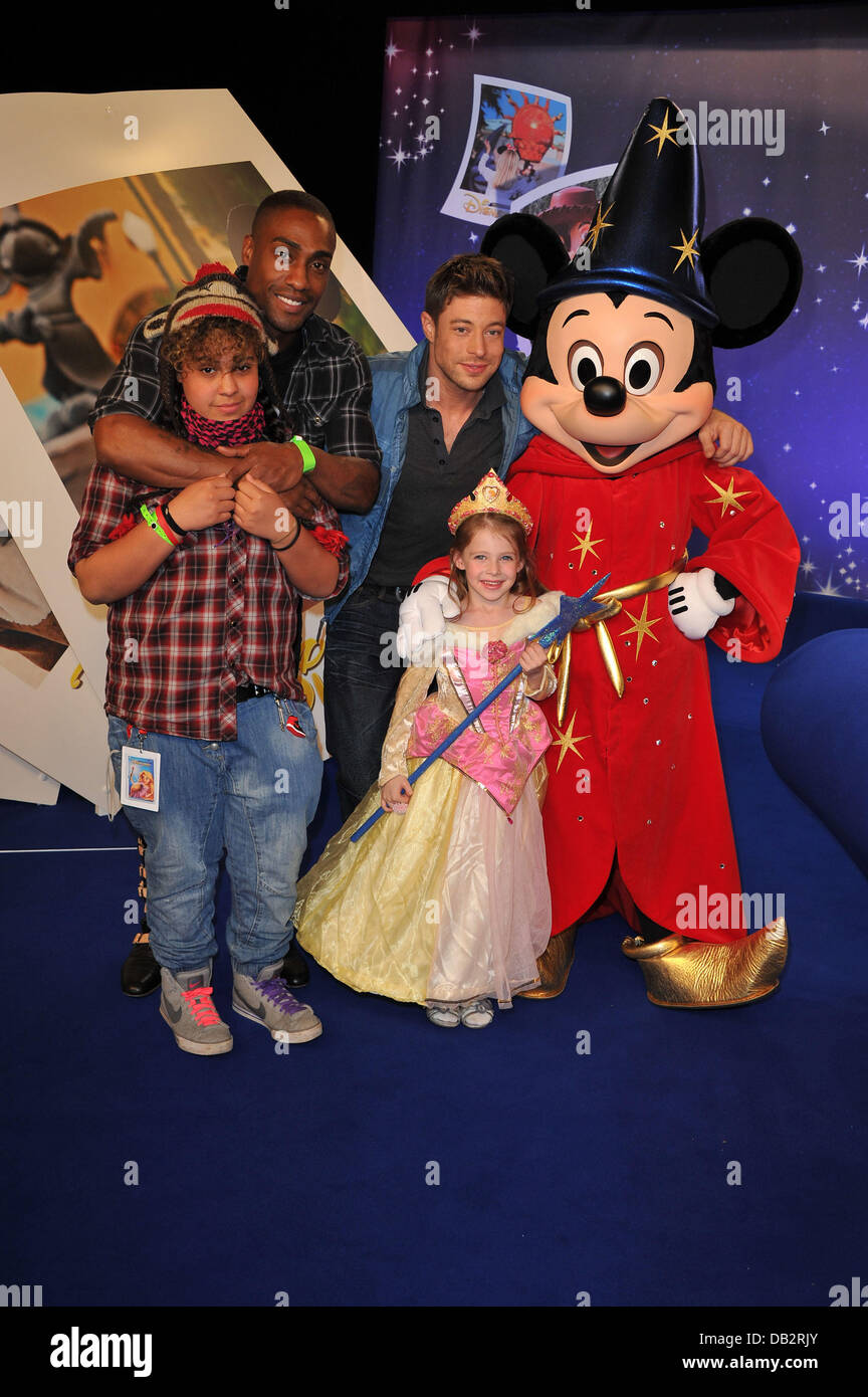 Duncan james and simon webbe hi-res stock photography and images - Alamy