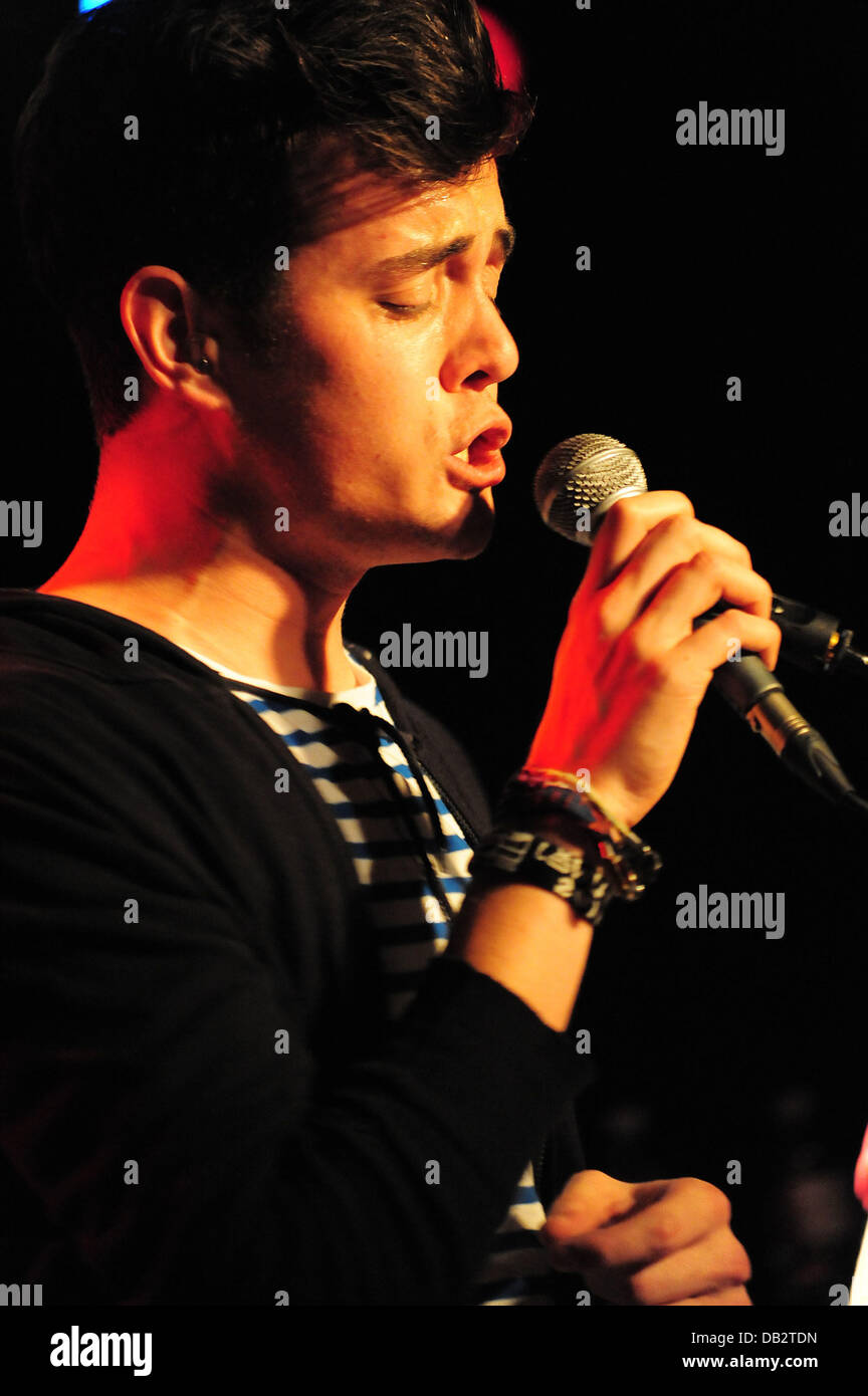 Stephen Hutton of Silver Souvenirs playing at the O2 Arena Birmingham ...