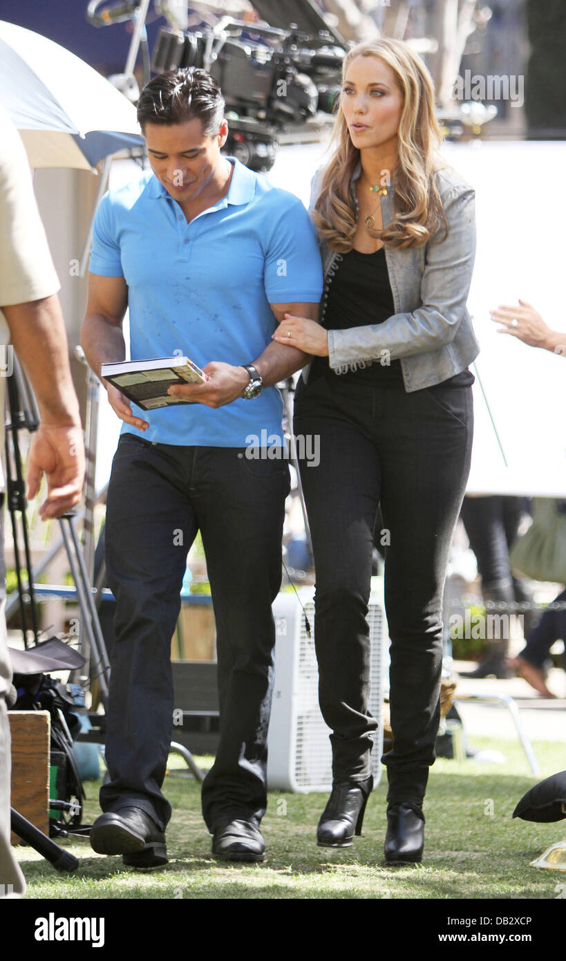 Mario lopez and elizabeth berkley hi-res stock photography and images ...