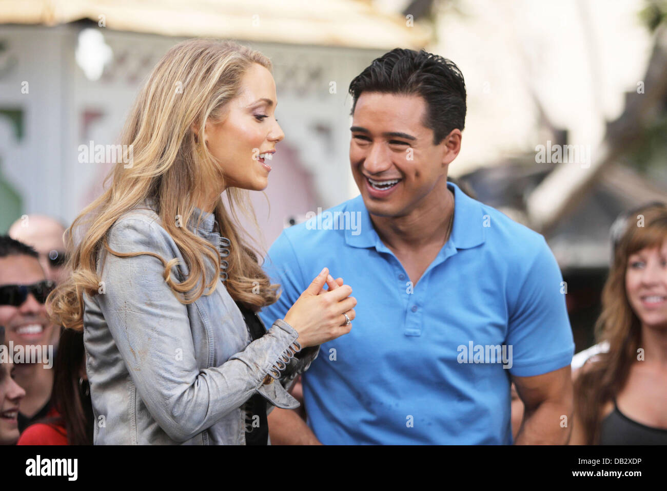 Elizabeth Berkley And Mario Lopez