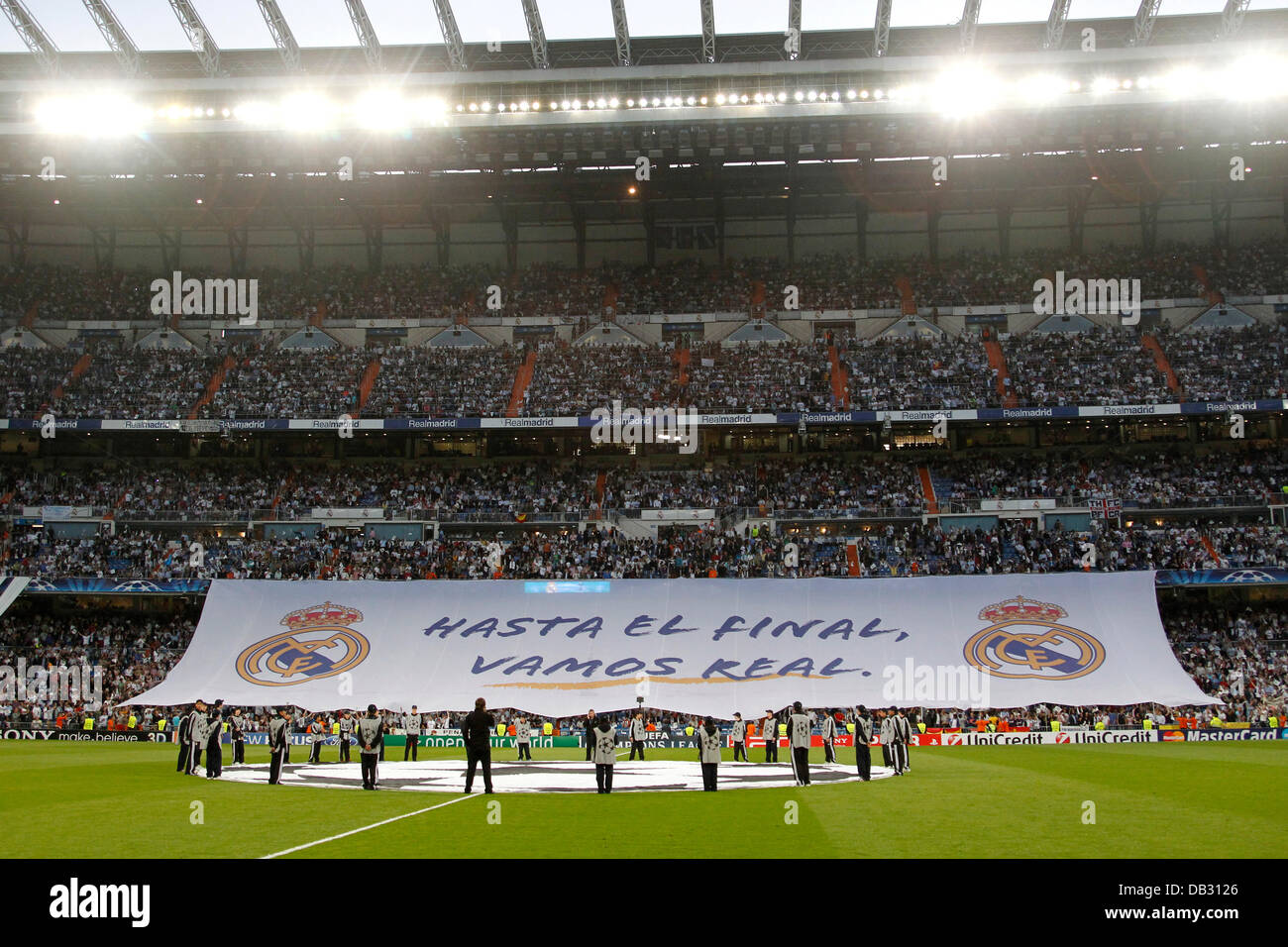 Pre-match atmosphere The Champions League first leg match between Real ...