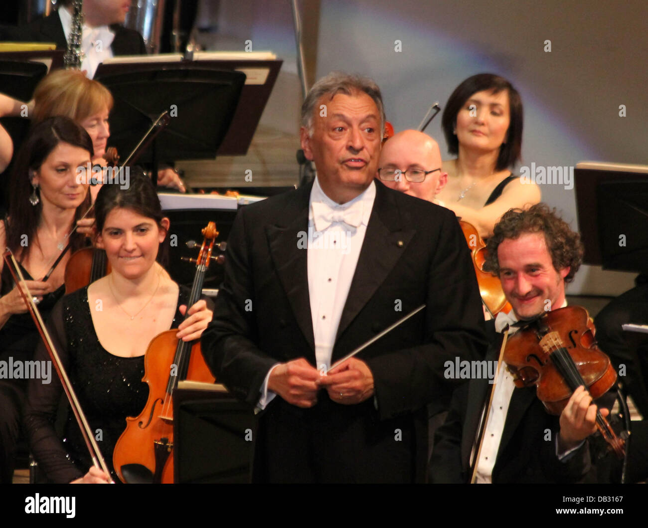 World famous Indian conductor Zubin Mehta performing with Maggio ...