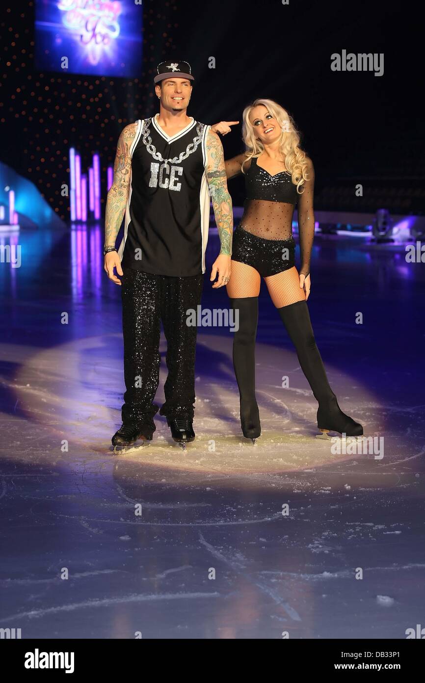 Vanilla Ice aka Robert Van Winkle, Alexandra Schauman Dancing on Ice ...