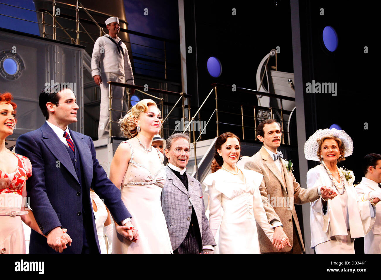 Colin Donnell, Sutton Foster, Joel Grey, Laura Osnes, Adam Godley ...