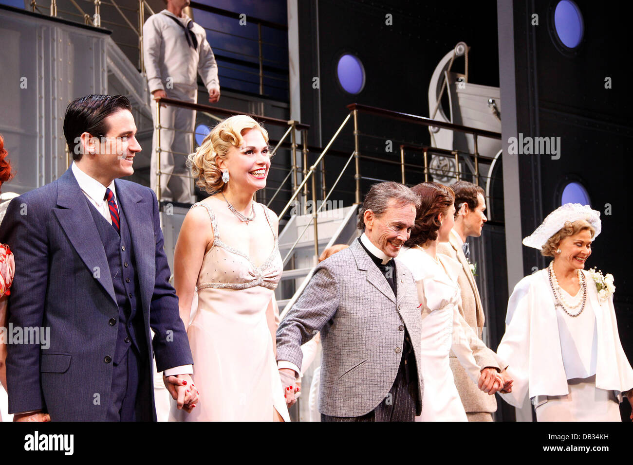 Colin Donnell, Sutton Foster, Joel Grey, Laura Osnes, Adam Godley ...