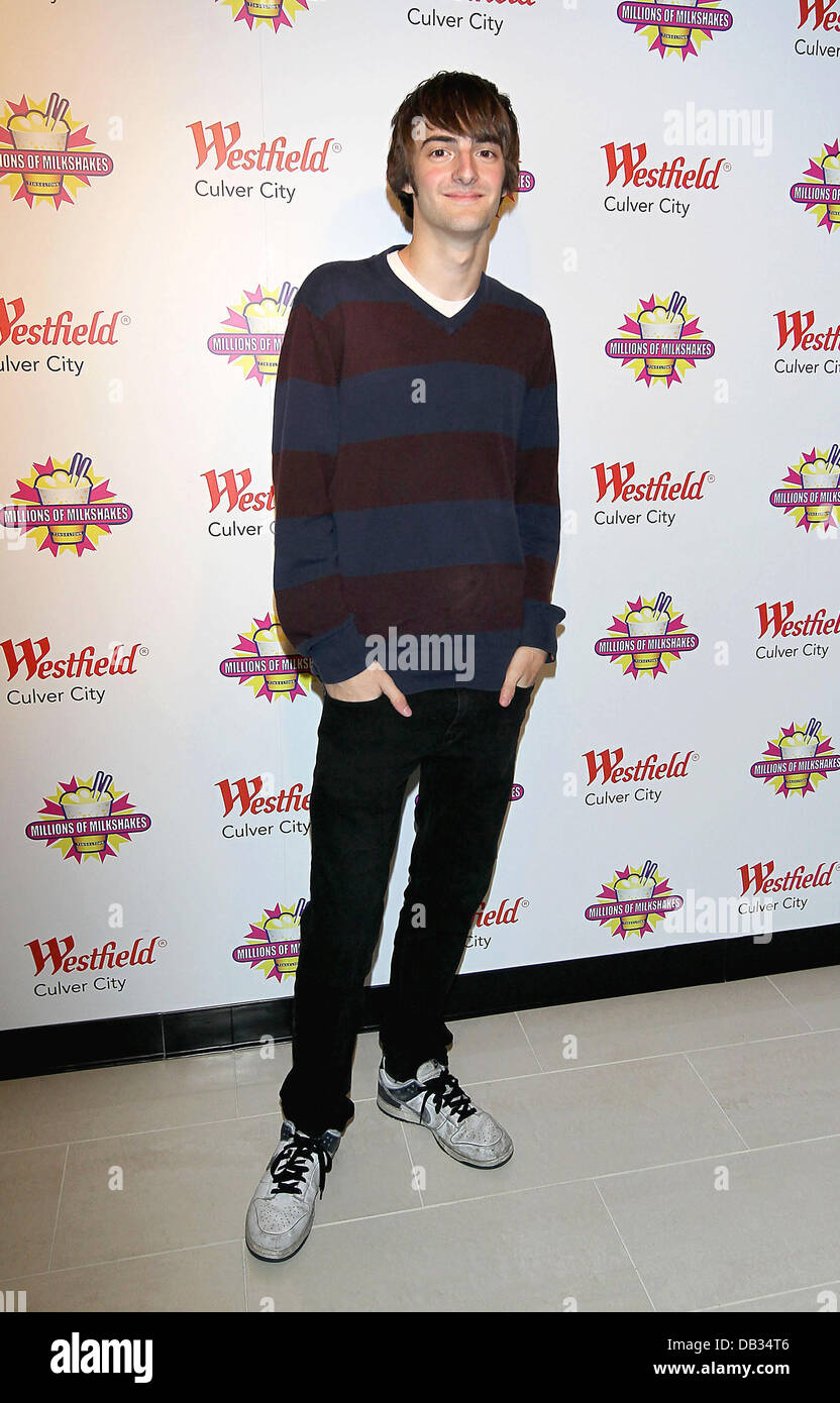 Dave Days The DigiTour Milkshake launch at Millions Of Milkshakes in ...