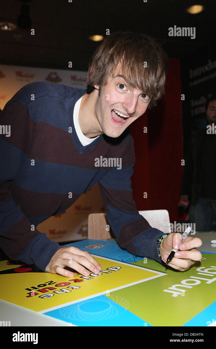 Dave Days The DigiTour Milkshake launch at Millions Of Milkshakes in ...